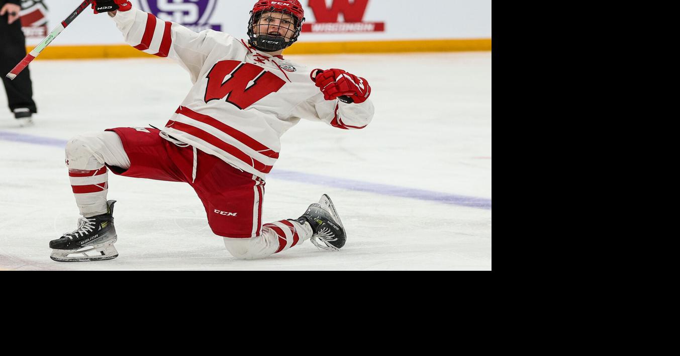 Wisconsin women's hockey back in WCHA championship