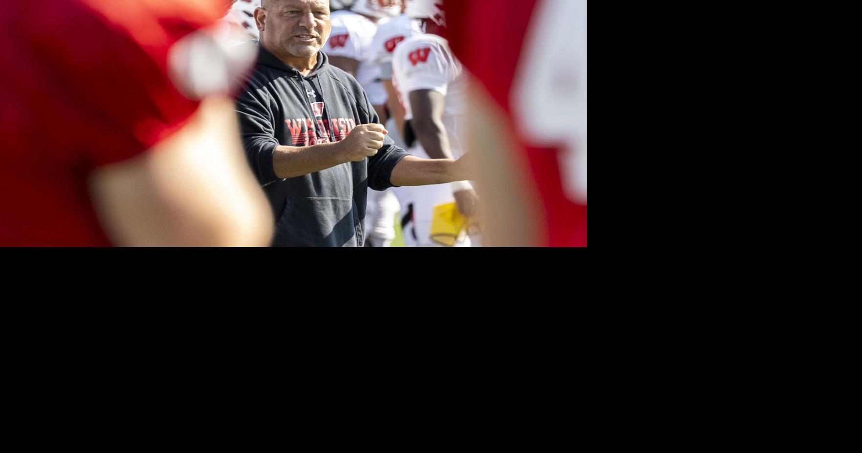 Wisconsin football: Phil Longo on Trech Kekahuna, o-line