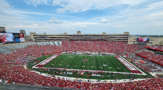 Halftime observations: Wisconsin football running game rebounds to ...