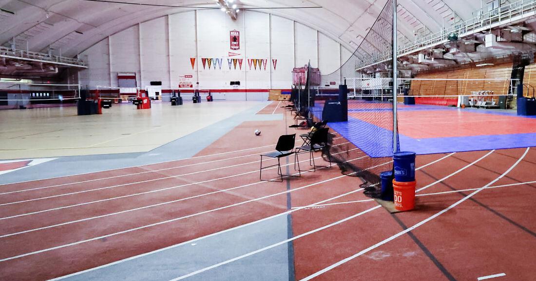 Wisconsin track and field athletes slam lack of indoor plan
