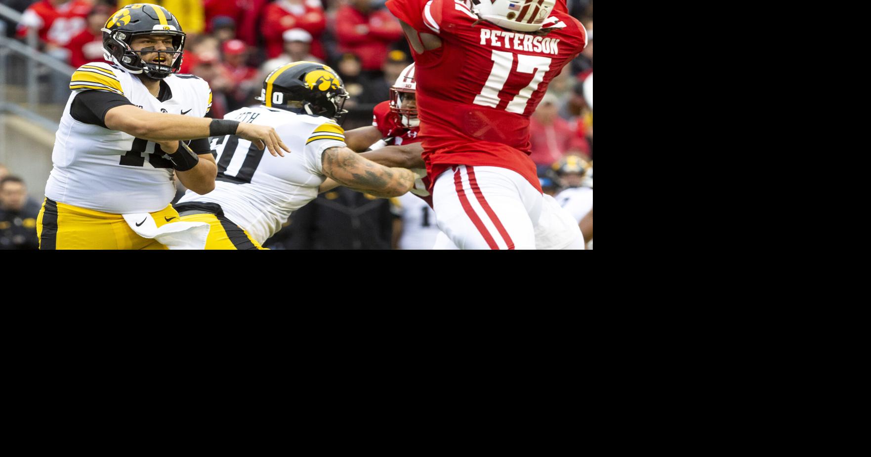 Former Wisconsin football QB Deacon Hill leads Iowa to win