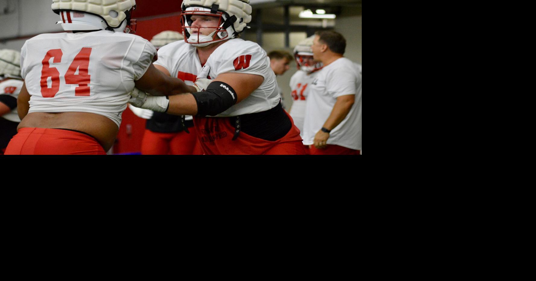 Wisconsin center Jake Renfro heading to transfer portal