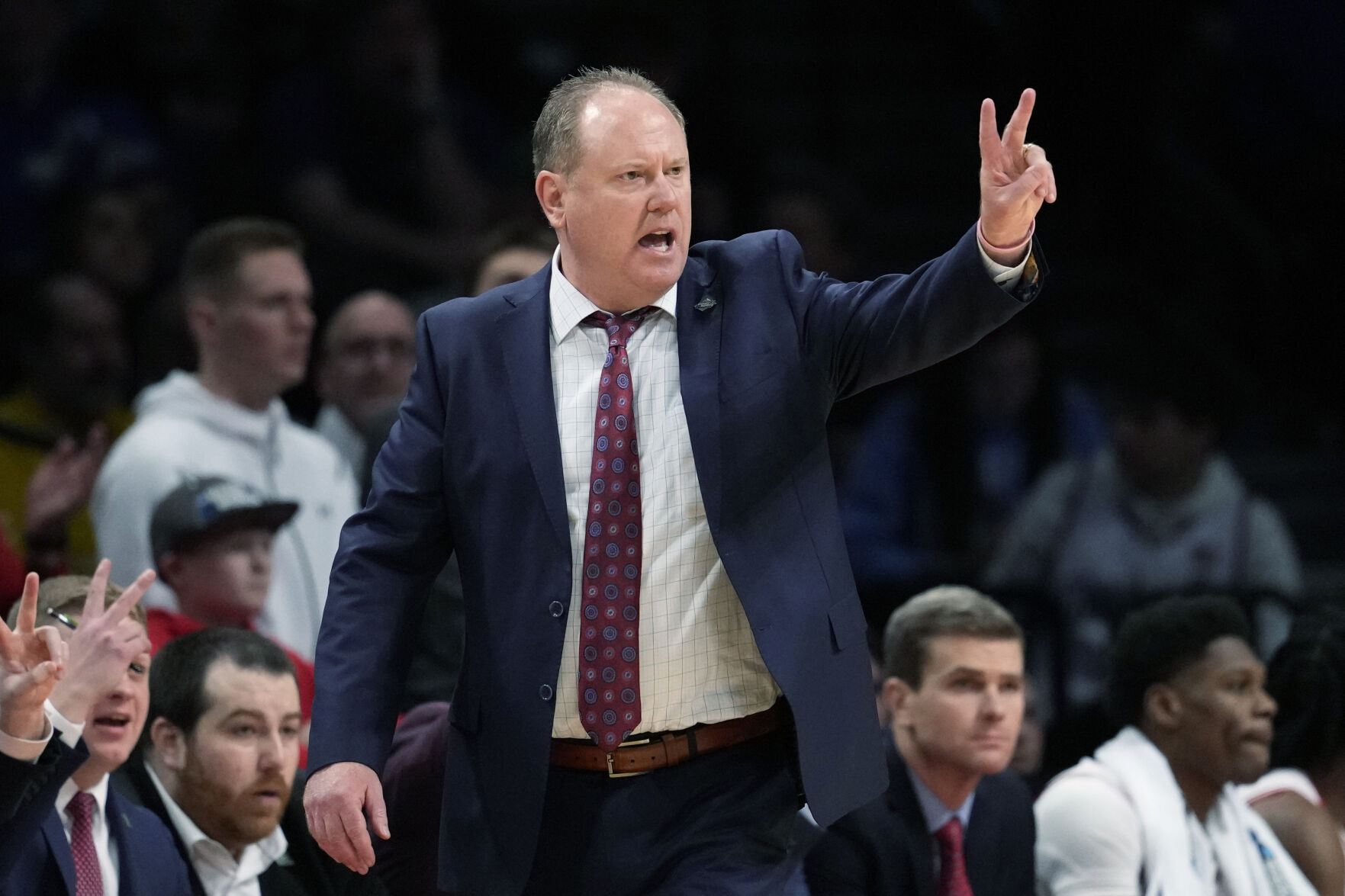 Polzin: Upset brings evaluation for Wisconsin's Greg Gard