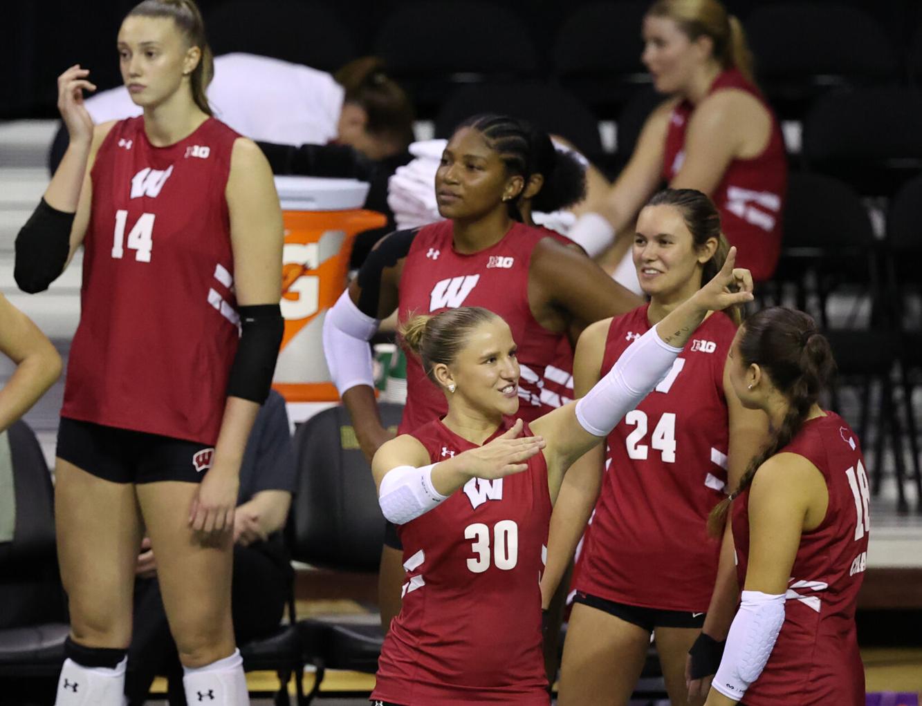 Lola Schumacher earns significant time on court for Badgers