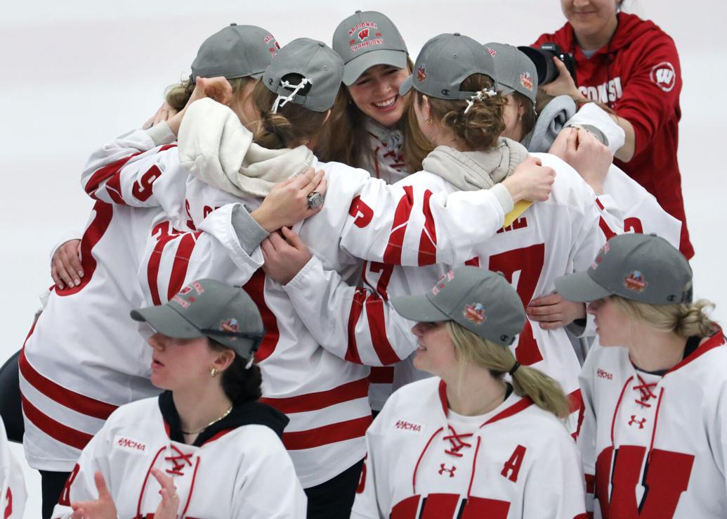 Wisconsin women's hockey goes old school on NCAA rings