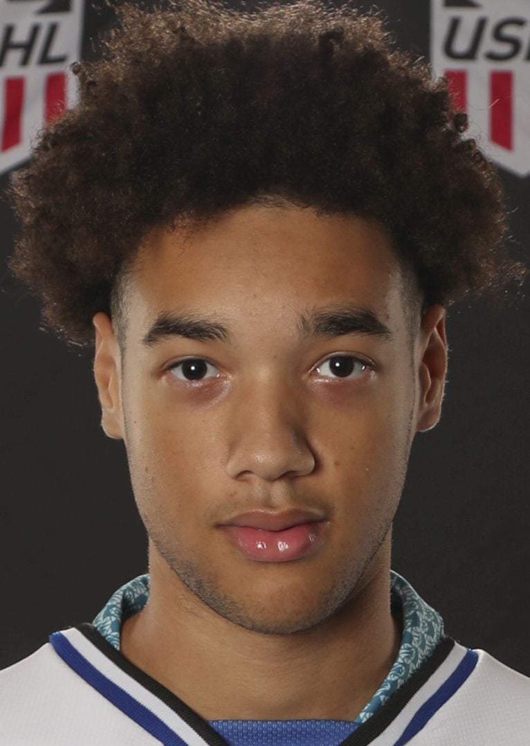 Wisconsin men's hockey's Quinn Finley decides on future