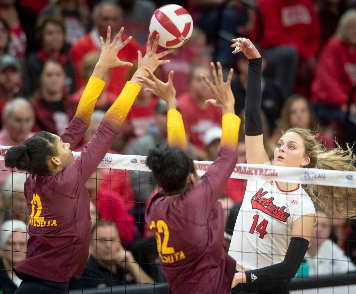 Wisconsin volleyball lands standout middle blocker in transfer portal