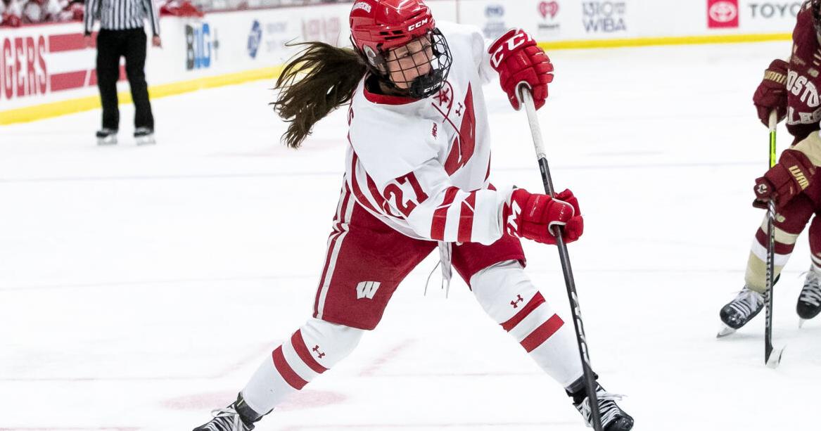 Kirsten Simms named WCHA player of the year