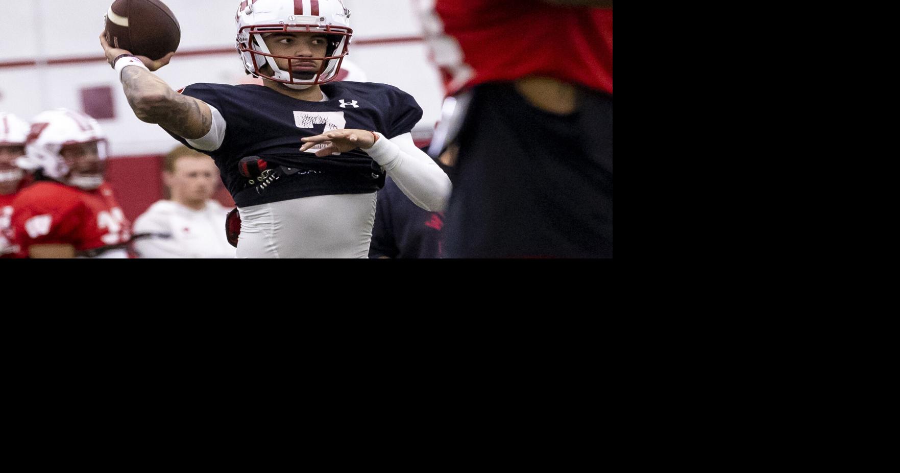 Wisconsin quarterback Nick Evers to enter transfer portal