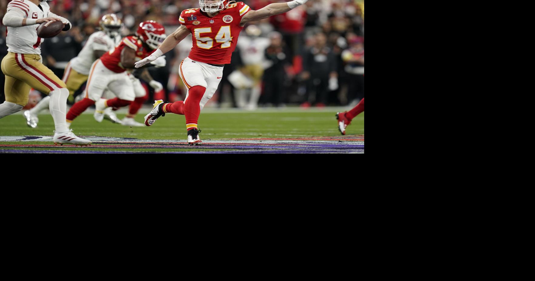 BadgerExtra podcast with Super Bowl champion Leo Chenal