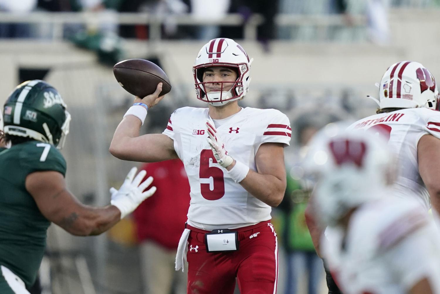 Wisconsin football quarterback Graham Mertz intends to transfer