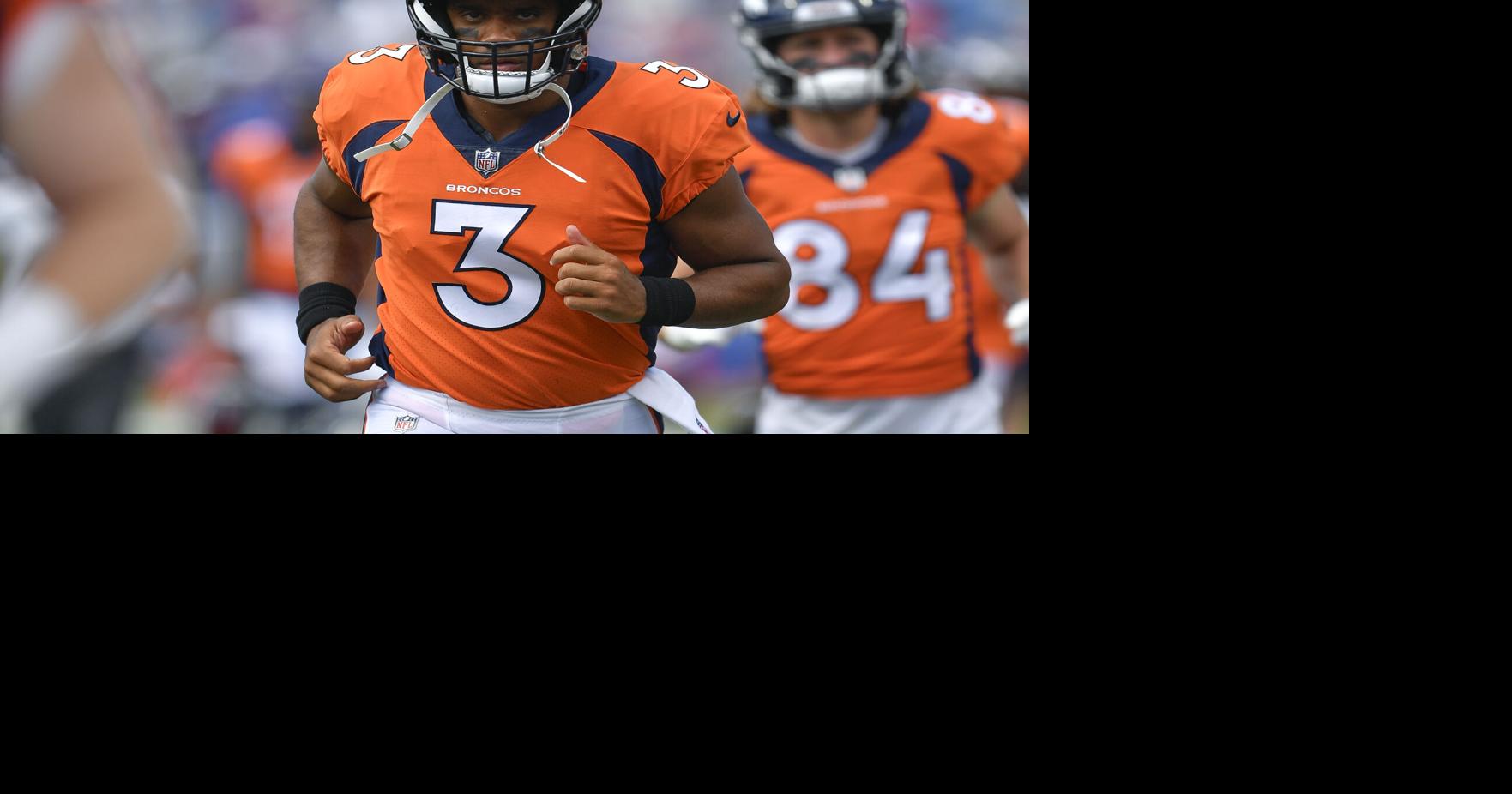 Former Badgers QB Russell Wilson signs huge extension