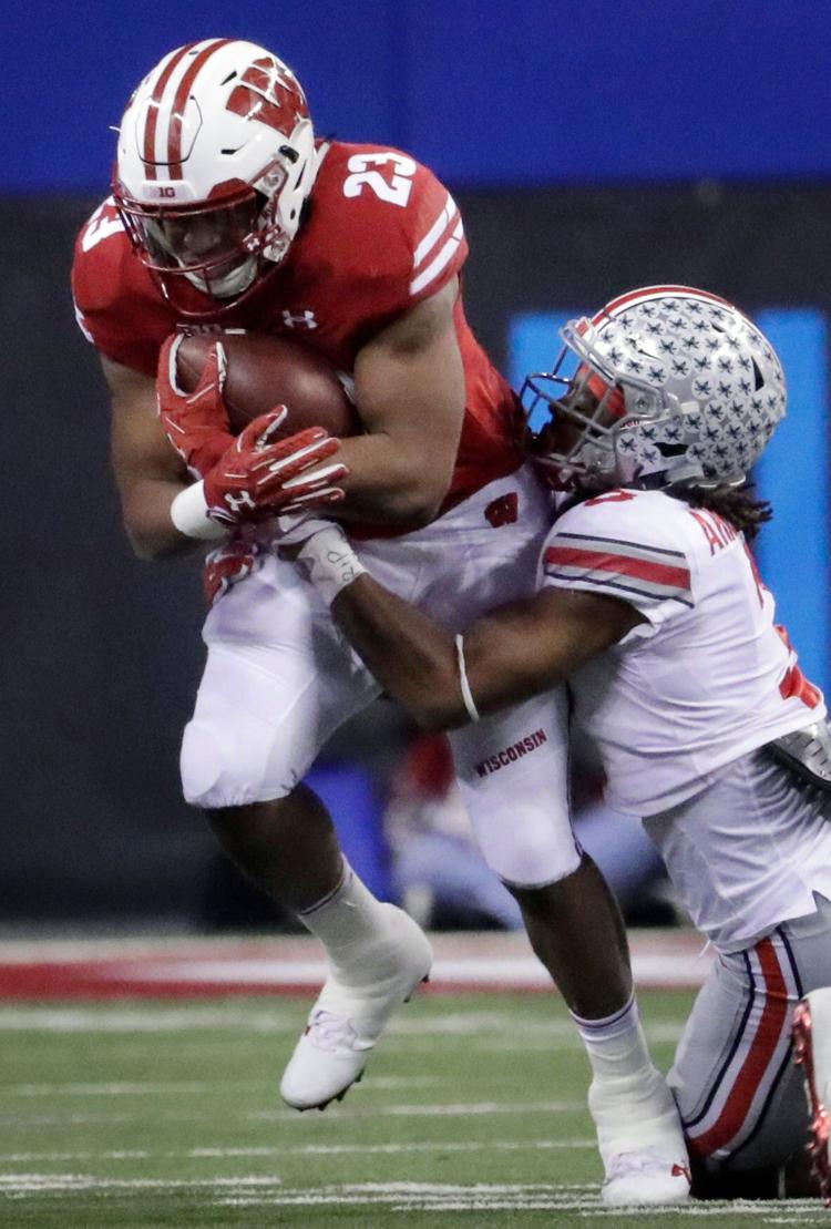 Quarterback Hunter Simmons transfers to Wisconsin