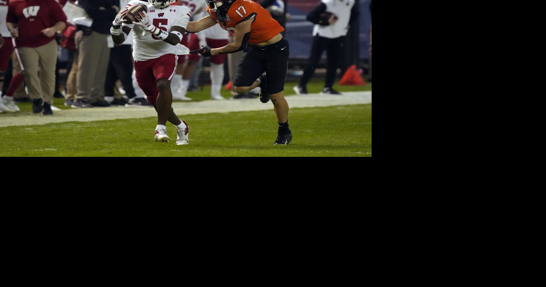 How Wisconsin football's defense sent coordinator Jim Leonhard off a winner