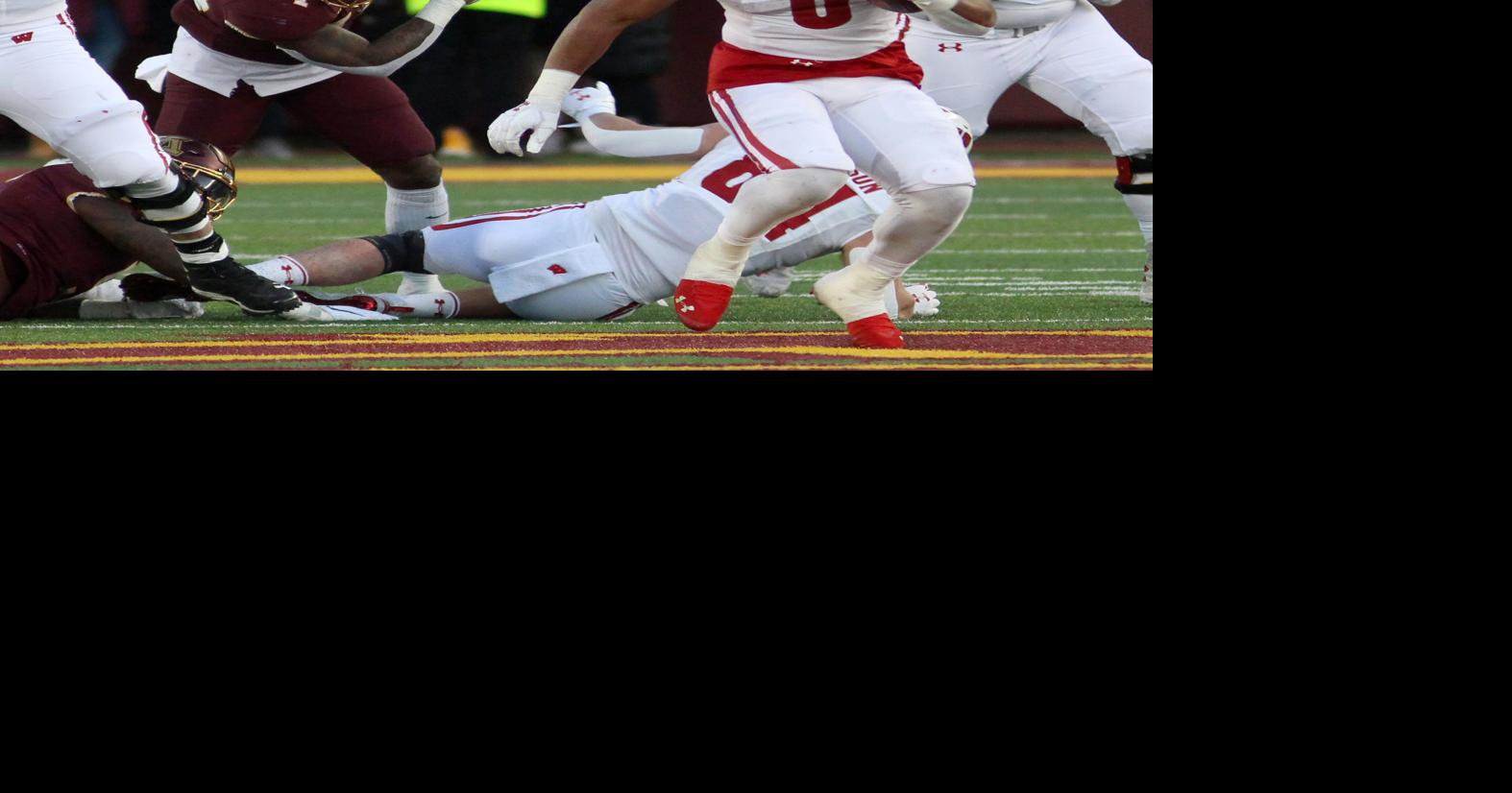 Photos: Wisconsin Badgers fall to Minnesota Golden Gophers in Battle ...