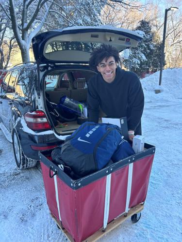 Rob Booker II move in Welcome Week