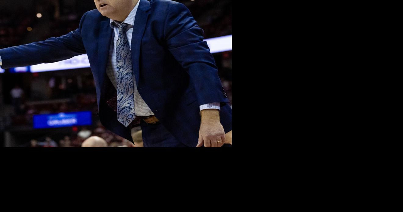 Greg Gard, other Wisconsin coaches get contract extensions