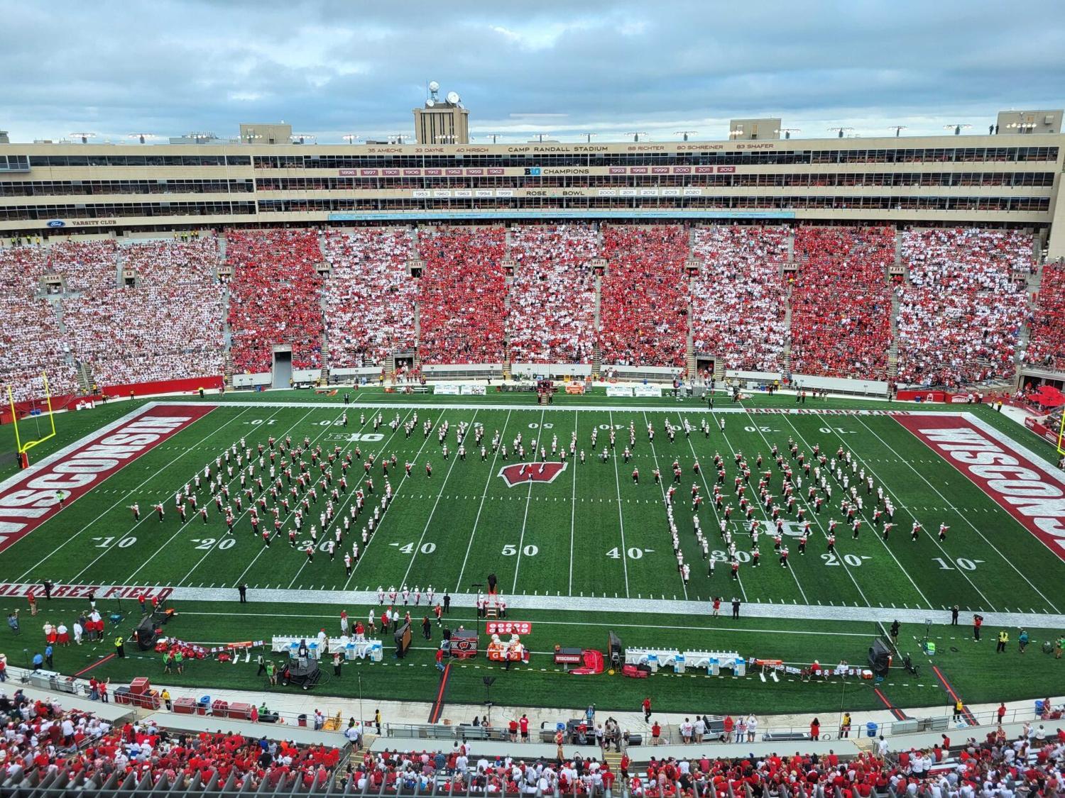 Halftime observations: Wisconsin's running game is slowed but Badgers ...