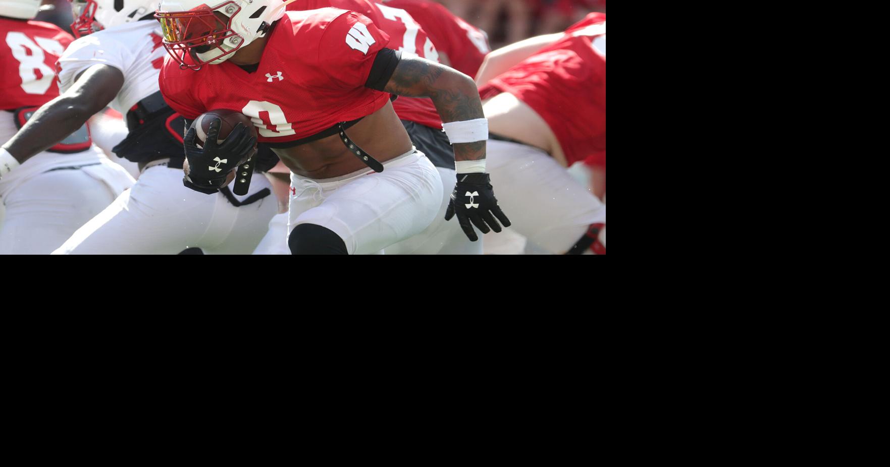 2 Wisconsin football players named preseason AP All-Americans