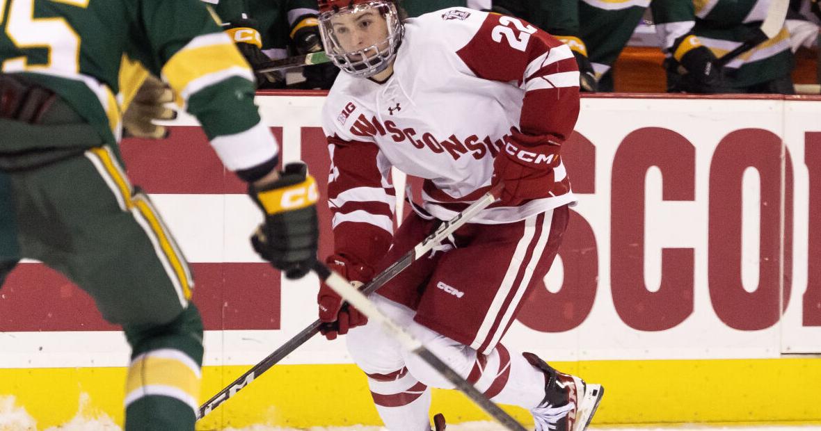Wisconsin hockey teams finish November ranked in top 10
