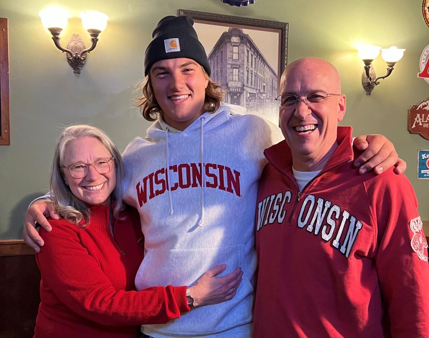 Offensive lineman James Durand signs with Wisconsin football