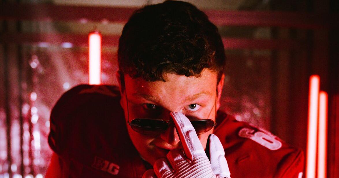 Wisconsin football's Sean Timmis helps hold team together