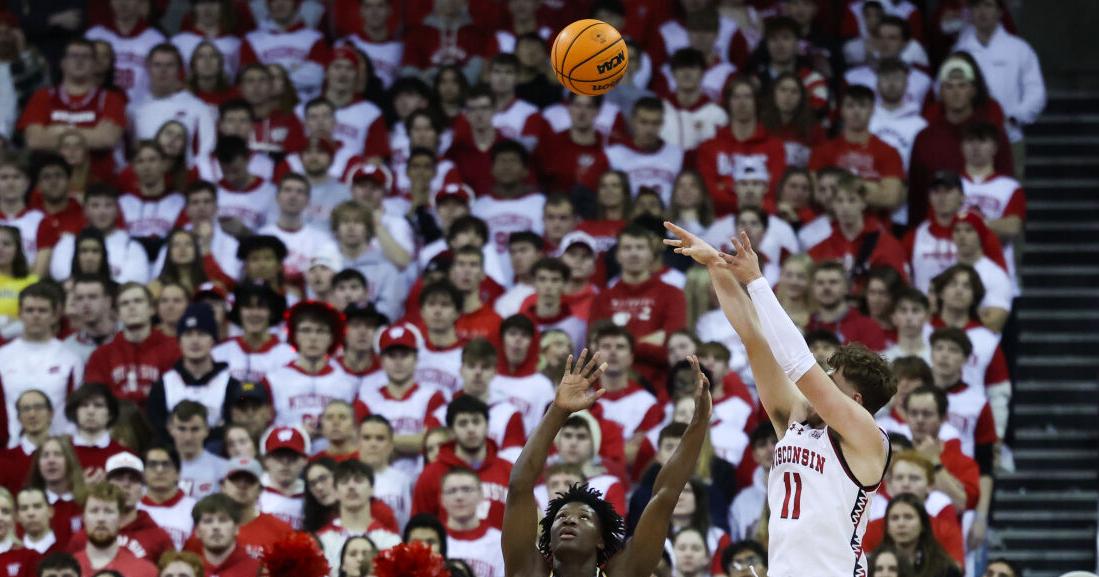 Golf helps Max Klesmit in senior Wisconsin basketball season