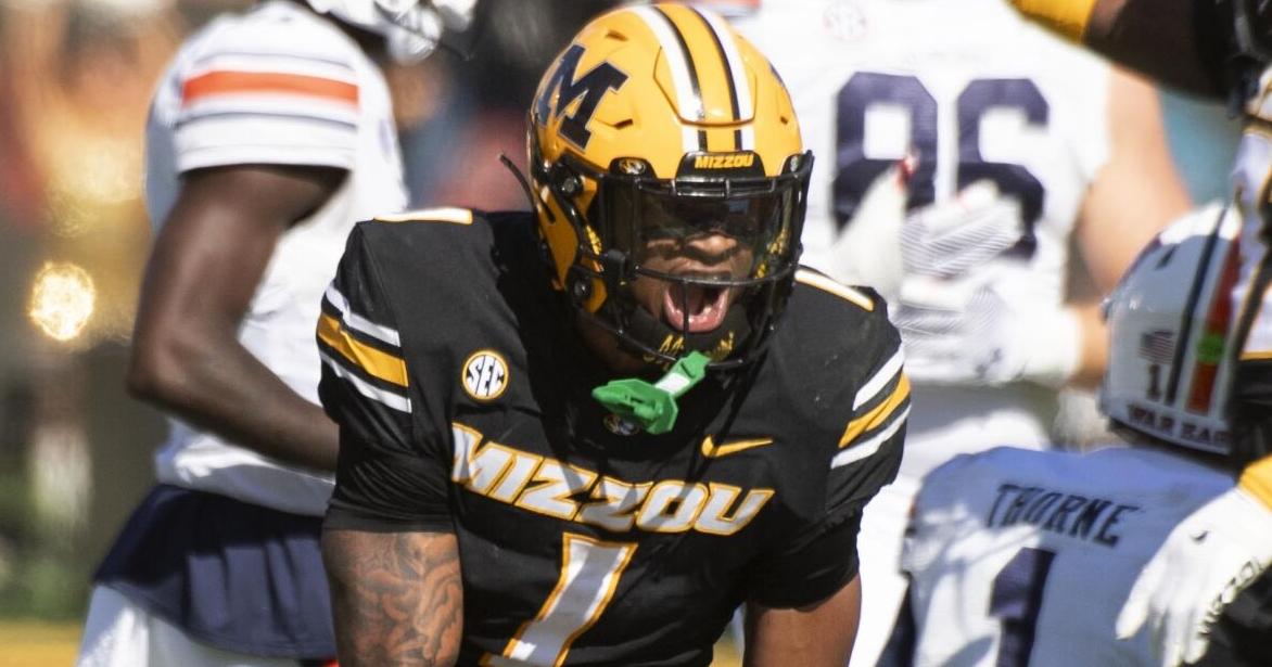 Transfer safety Marvin Burks Jr. chooses Wisconsin