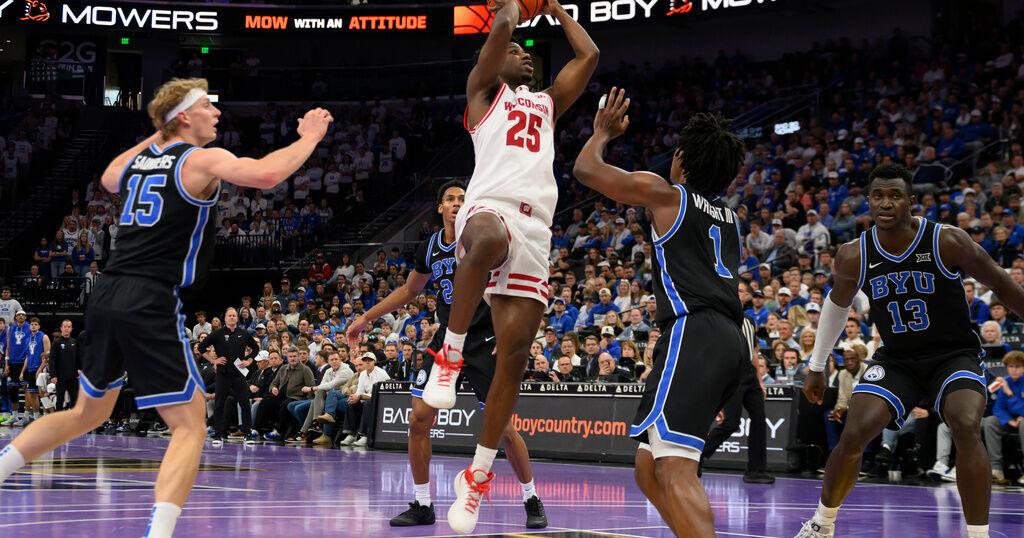 Wisconsin men's basketball falls out of AP Top 25 rankings