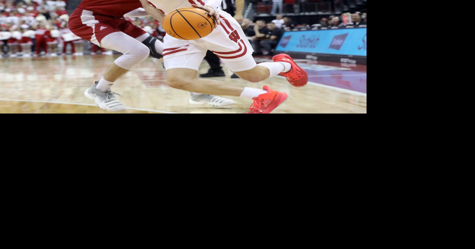 Badgers fans enamored with Wisconsin freshman in season-opening win