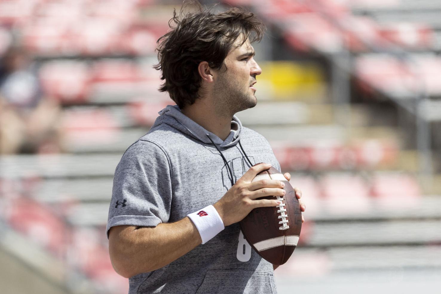Wisconsin football remains ranked in top 25 rankings