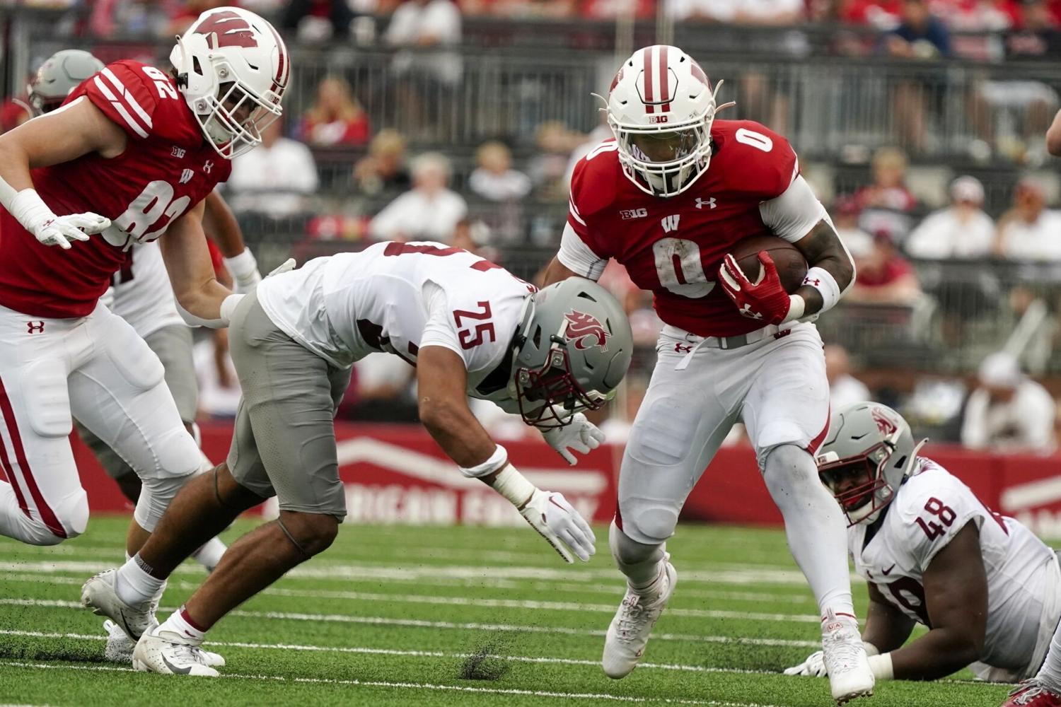How Wisconsin football's offensive line, running backs can correct mistakes