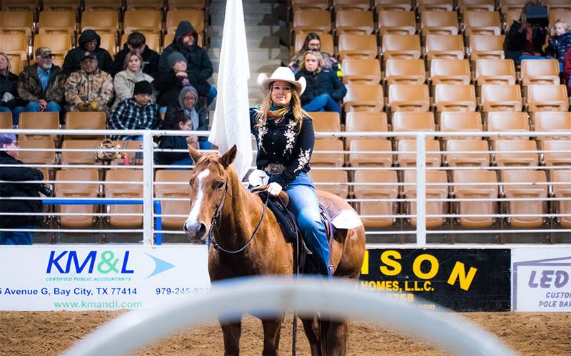 Contestants ride for the Rodeo Queen crown | News | baycitytribune.com