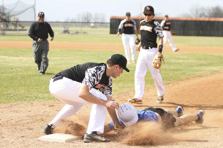 Van Vleck honors late Joe Ros | Sports | baycitytribune.com