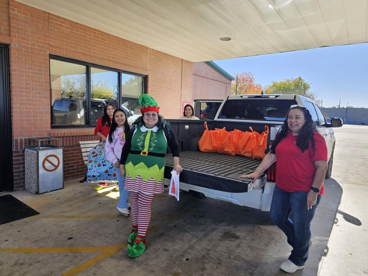 Vibrance Health holiday programs expand, pairing care with food | News ...