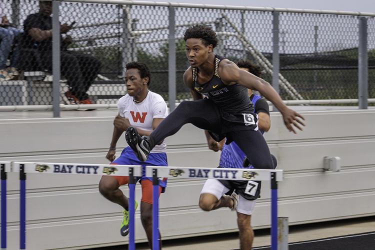 Bay City finishes second at district track meet | Sports ...