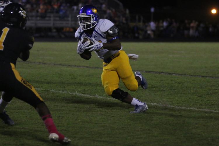 Blackcats fight off Sealy, 30-20 | Sports | baycitytribune.com