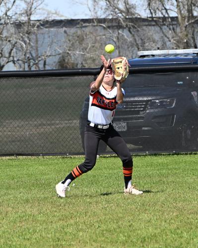Van Vleck vs Palacios Softball | Gallery | baycitytribune.com
