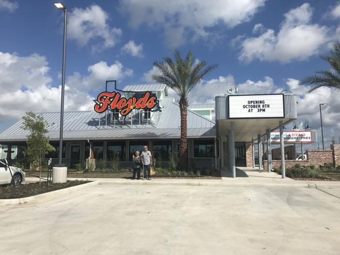 Floyd’s Seafood celebrates five years | Local | baytownsun.com