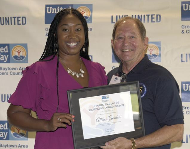 Smith tops United Way’s volunteer awards | Local | baytownsun.com