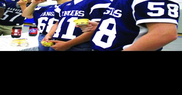 Sterling Football greets community | Baytown | baytownsun.com