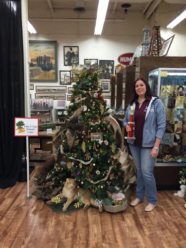 Community chooses Redus family’s tree as its favorite | News ...