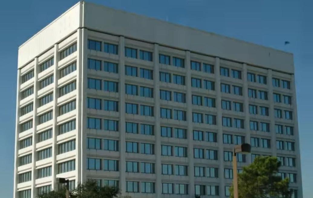 ExxonMobil Baytown demolishes iconic building Saturday | Local ...