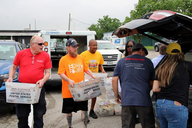 United Way, Postal Service “stamp out hunger” | News | baytownsun.com