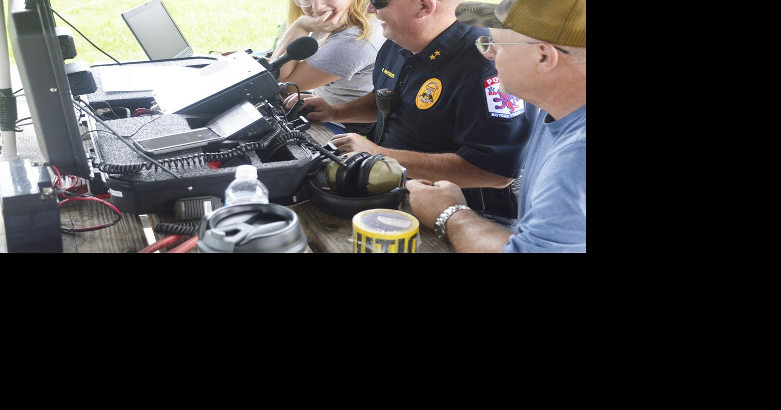 Ham radio operators hone skills during field day | News | baytownsun.com