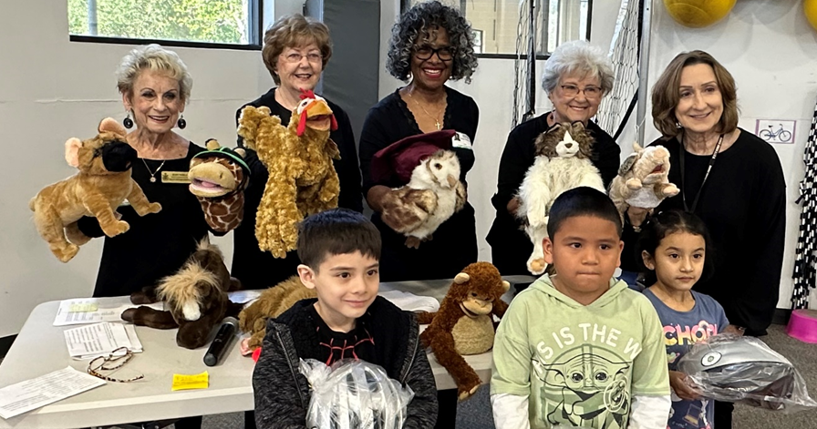 Pilots teach students to protect their brains using puppets | Local ...