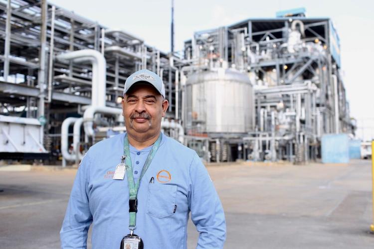 Couple celebrates 25 years at Covestro | Local | baytownsun.com