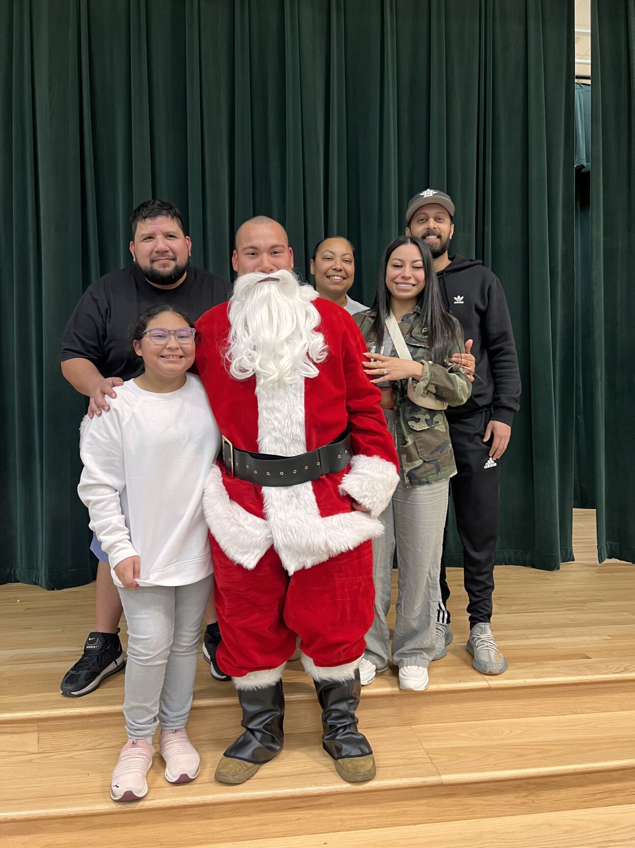 Home for the holidays surprise by soldiers | Local | baytownsun.com