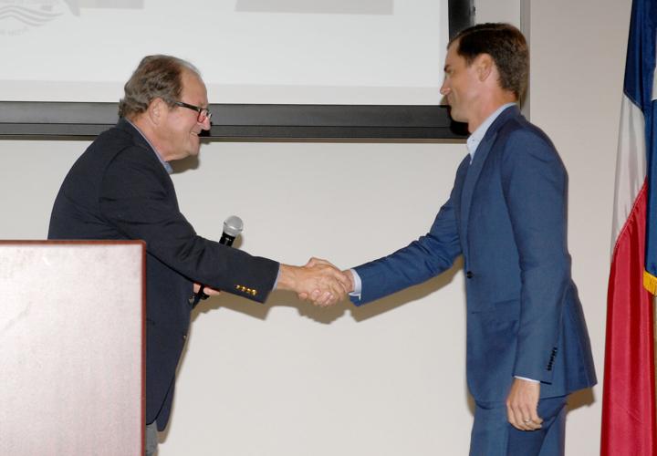 Middleton touts, toasts Legislature’s 88th session | Local | baytownsun.com