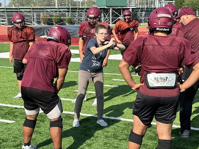 Deaf athlete tackles football’s challenges | Local | baytownsun.com